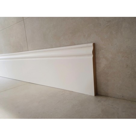 Plinthe en médium mouluré de style Louis XV plinthe moulurée blanche